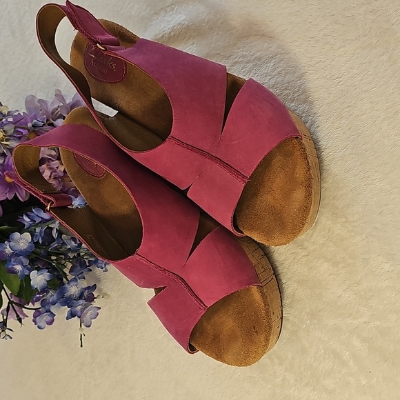 Clarks | Shoes | Clarks Womens Pink Platform Shoes Size 2 | Poshmark